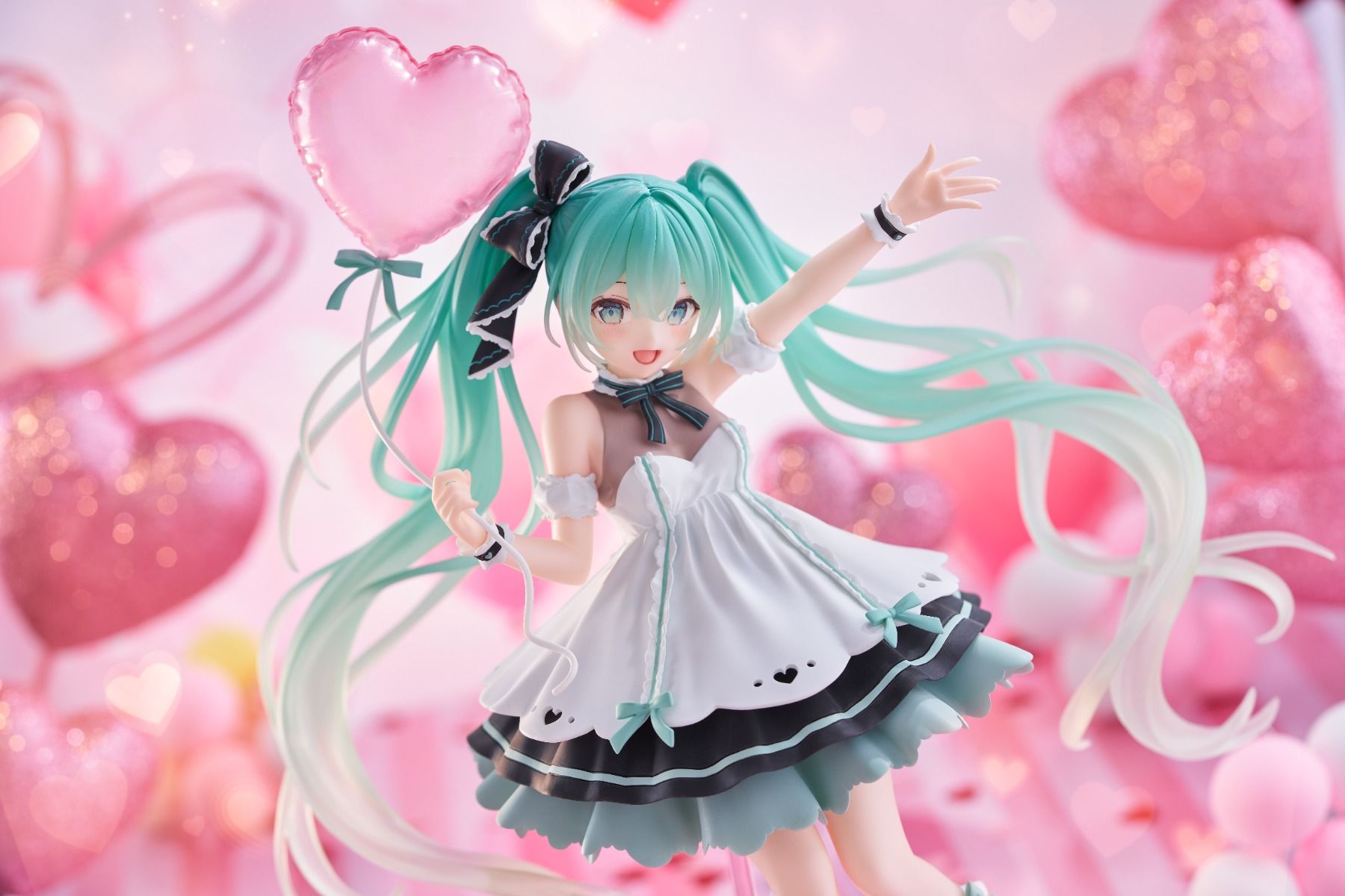 Hatsune Miku Birthday 2025 Party Ver. AMP+ Figure | Official Taito ...